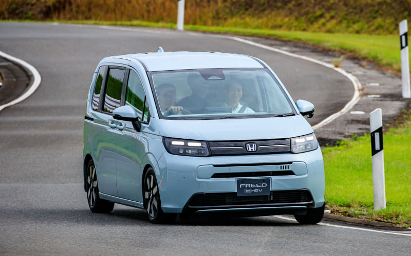 新型「フリード」（プロトタイプ）試乗 2モーターハイブリッド「e:HEV」の走りは注目に値する / - Car Watch