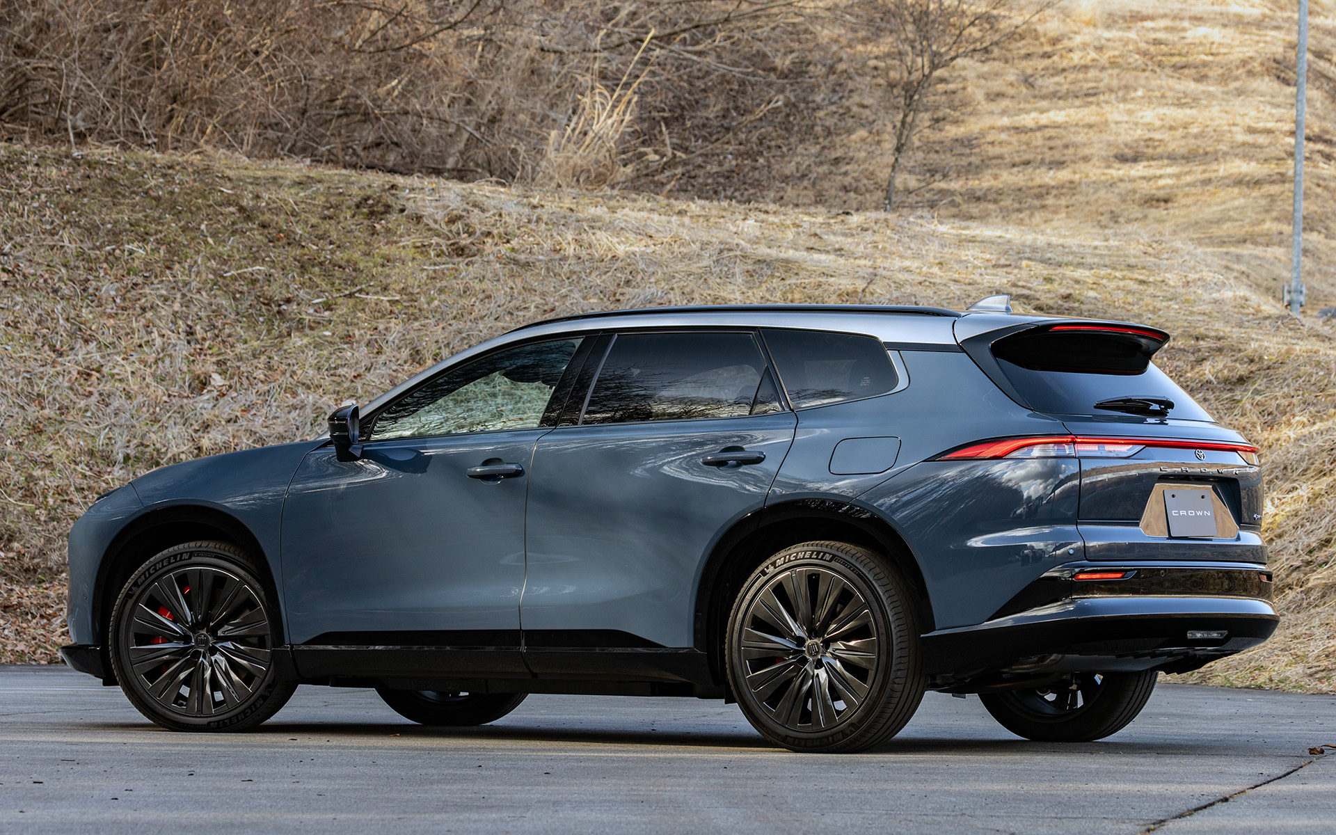 [画像]トヨタ、新型クラウン エステート発売 価格はPHEVが810万円、HEVが635万円 / (2/4) - Car Watch