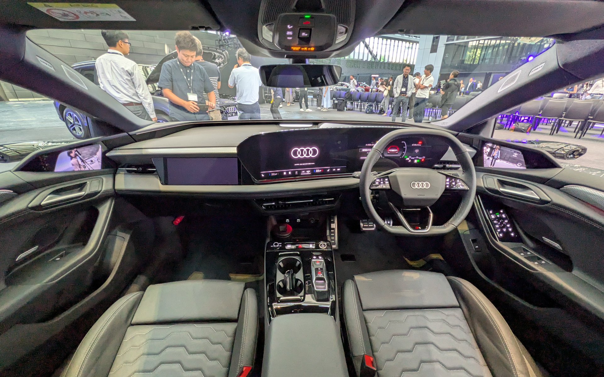 [画像]アウディ、PPCプラットフォーム初採用の新型SUV「Q5」＆846kmのe-tron最長一充電走行距離「A6 e-tron」発表会 / (54/72) - Car Watch