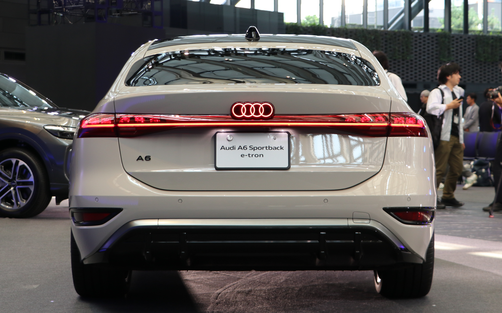 [画像]アウディ、PPCプラットフォーム初採用の新型SUV「Q5」＆846kmのe-tron最長一充電走行距離「A6 e-tron」発表会 / (43/72) - Car Watch