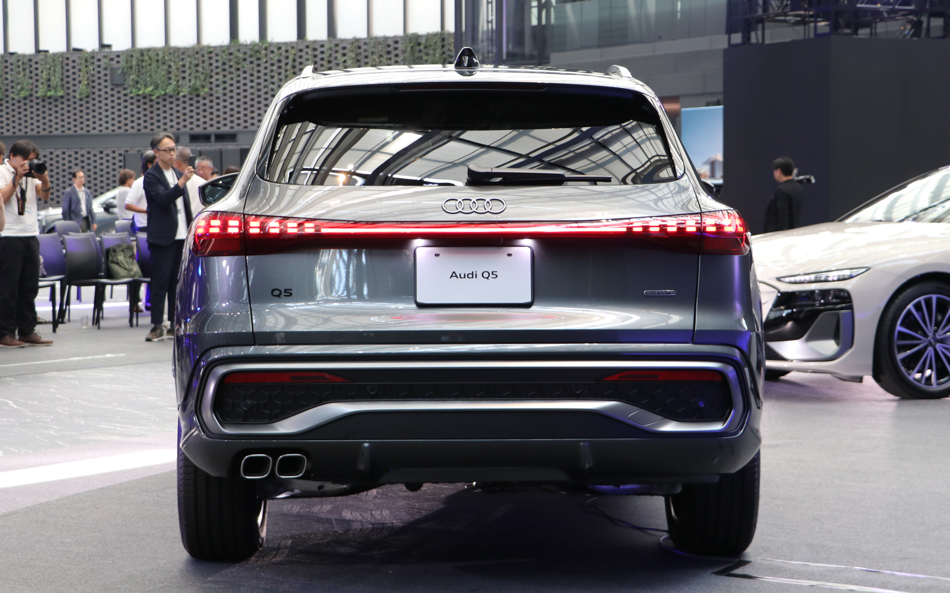 [画像]アウディ、PPCプラットフォーム初採用の新型SUV「Q5」＆846kmのe-tron最長一充電走行距離「A6 e-tron」発表会 / (11/72) - Car Watch