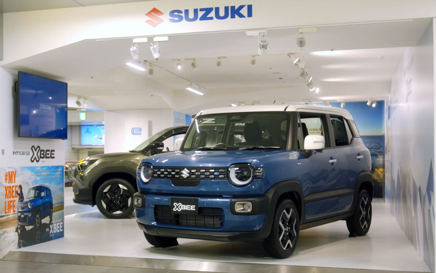 [画像]駅ナカに展示されているクルマはどうやって運ばれる？ スズキ「クロスビー」の浜松駅搬入を紹介する動画を公開 / (1/2) - Car Watch