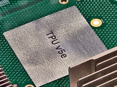 生成AI対応のためにML/DL処理能力向上を目指すGoogle Cloudが発表した“TPU v5e”とは何か？ - クラウド Watch