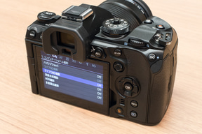 OM SYSTEM、新機能“ライブGND”を搭載した「OM-1 Mark II」。手ブレ補正やAFも進化 - デジカメ Watch