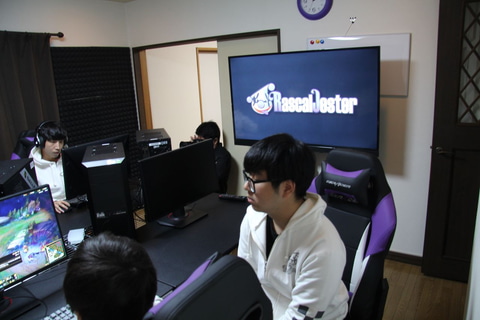 今シーズンは優勝狙える！ 「LoL」プロチーム「Rascal Jester」新体制発表会レポート - GAME Watch