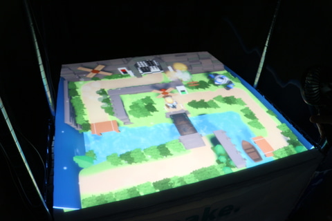 コントローラーはハンディ扇風機！ 風で勇者を導く「WIND HERO」を会場でプレイ【BitSummit2022】 - GAME Watch