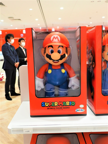 【Nintendo OSAKA】遂に11月11日オープン！ 任天堂に浸れる店内の様子を先行フォトレポート - GAME Watch