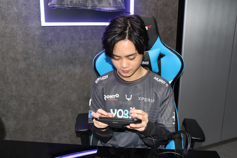 常時性能100％！ Xperia 1 Vは「Xperia Stream」装着でゲーム“完全体”になる - GAME Watch