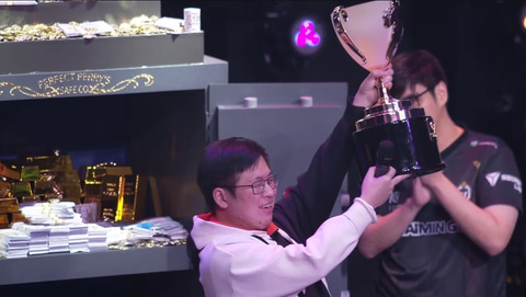 「CAPCOM CUP X」優勝者は台湾のUMA選手！ “100万ドルジュリちゃん”が誕生 - GAME Watch