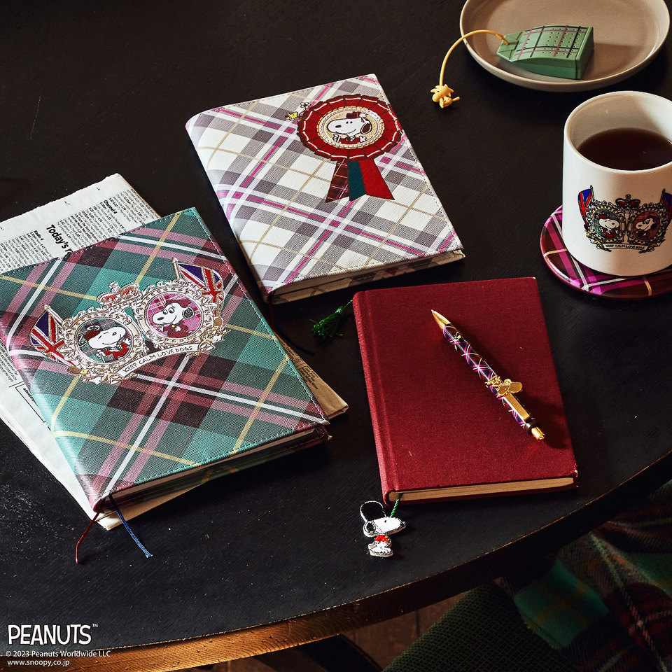 「PEANUTS」スヌーピーたちをデザインしたマグカップやショッピングバッグ、ペット向けアイテムが登場！ Afternoon Tea LIVING「PEANUTS TARTAN」9月13日発売 ...