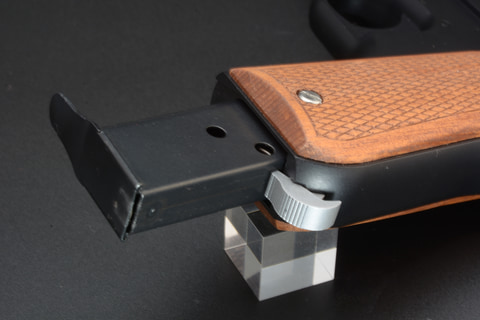 【特別企画】モデルガン「杉浦式自動拳銃」、"幻の日本軍拳銃"を手に持つ楽しさ 質感、ディテール、バックストーリーに注力したディスプレイモデル ...