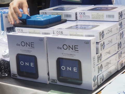 シンプルながら深い頭脳戦！ワードパズル三目ならべ「the ONE」【ゲームマーケット2024春】 - HOBBY Watch