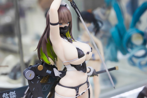 【特別企画】【あみあみ展示撮り下ろし】グラマラスなボディに目がくらむ！「冥途武装: Blade STD ver. illustration by Nidy-2D-」 Nidy-2D-氏が ...
