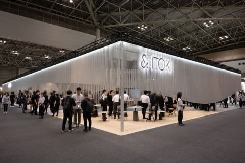 イトーキ、大型の六角形ブースを紹介 「オルガテック東京2024」 - Impress Watch