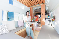 DIYでキャンピングカーを作るためのシェアガレージ「Mobi Lab.」が横浜にオープン - INTERNET Watch