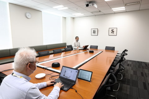 「SHURE」の会議システムがスゴい!! 会議室の音環境を自動で解析して、オンライン会議の音問題を解消 - INTERNET Watch ...