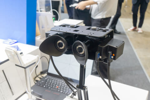 視力によらず映像のピントが合う「直接網膜投影方式」のAR/VRグラスを展示するTDK【CEATEC 2023】 - INTERNET Watch