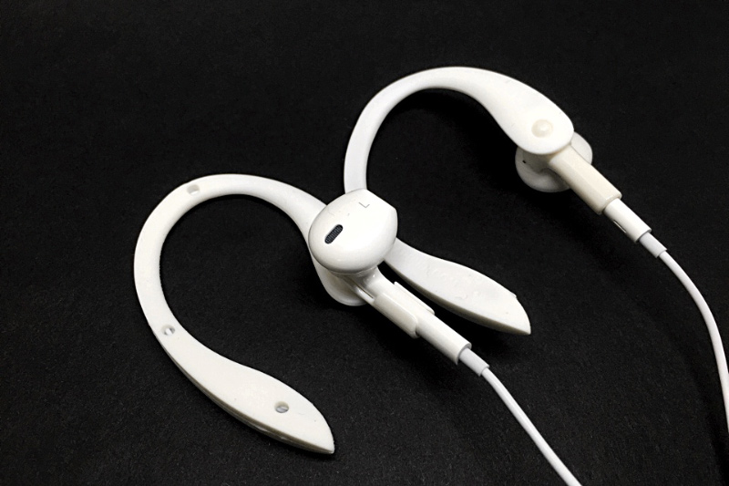 「AirPods」の登場に備え「EarPods」の装着感を高める製品を試してみた - ケータイ Watch