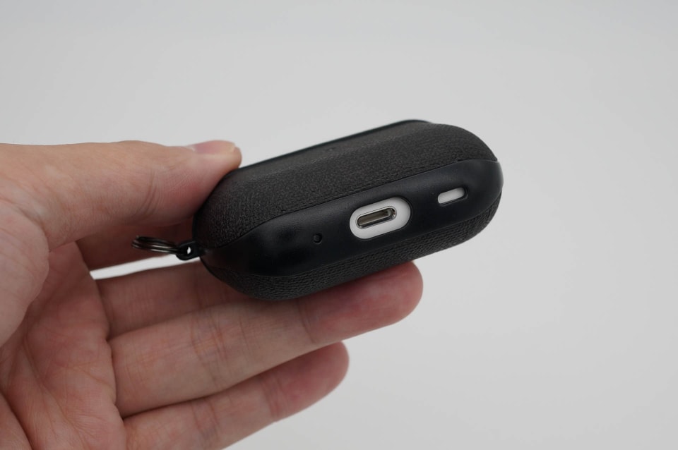 AirPods Pro」ジャケットケース、UNiCASEがリリースしたレザー調／ファブリック調の新ケースの仕上がりは？] - ケータイ Watch