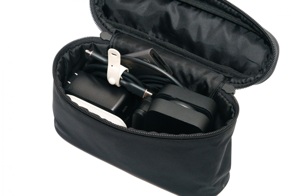 旅行にすごく便利な延長タップ+USB充電器「Polaris CUBE Built in Cable」 - ケータイ Watch