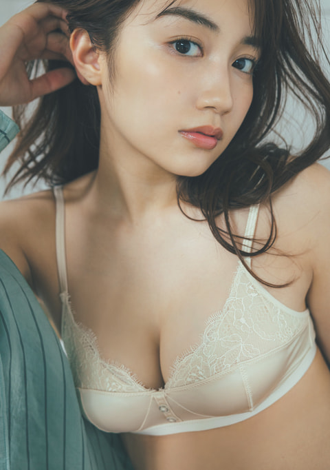 【グラビア】声優・井口裕香さんが初登場！ 「週刊プレイボーイ34＆35号」のグラビアが一挙に公開 - MANGA Watch