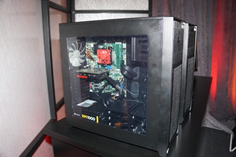 AMD、Zenコアを採用の「Summit Ridge」を初公開 ～32コア/64スレッドのNaplesを武器にサーバー市場にも“再参入 ...