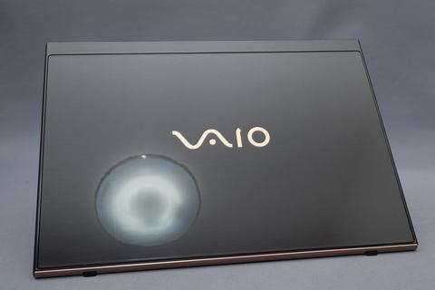 【Hothotレビュー】性能と操作性に妥協なし。900g切りの12.5型メインマシン「VAIO SX12」 - PC Watch