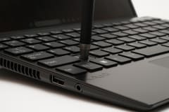 【Hothotレビュー】スタミナ抜群で1kg切り！モバイルノートとして一級品の「VAIO SX12」 - PC Watch