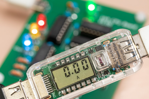 【やじうまミニレビュー】人間が計算するより遅い「1bit CPUキット」を試した - PC Watch