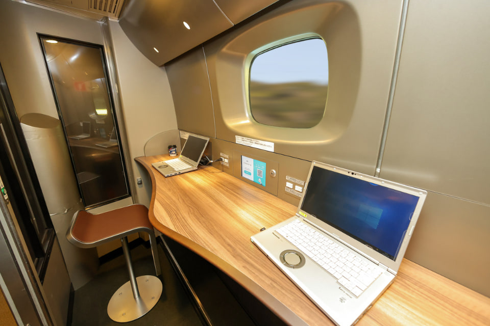 東海道・山陽新幹線、中央席にパーティションを設置した「S WorkPシート」導入 - トラベル Watch
